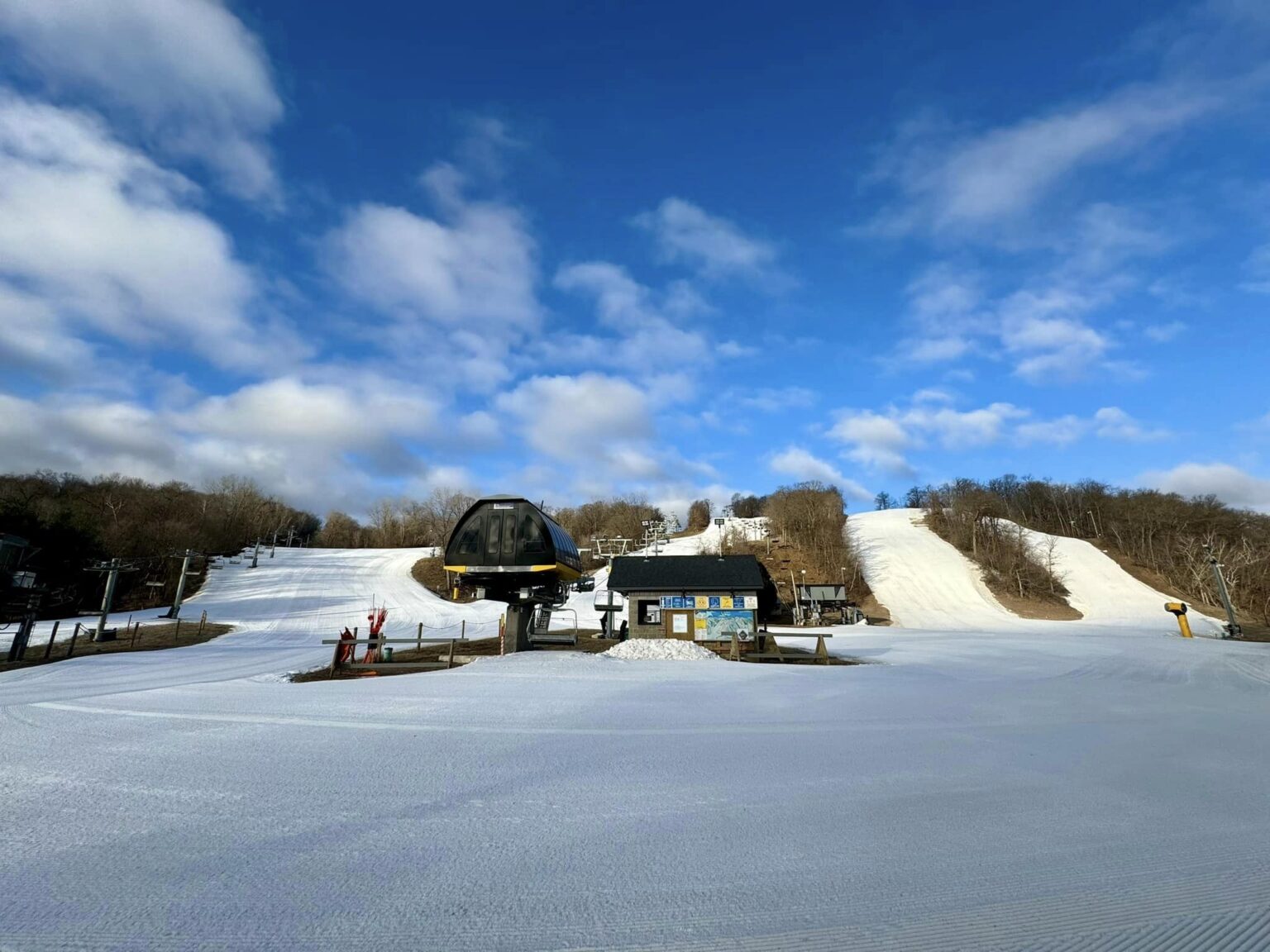 Top Spots for Downhill Skiing & Snowboarding in Minnesota
